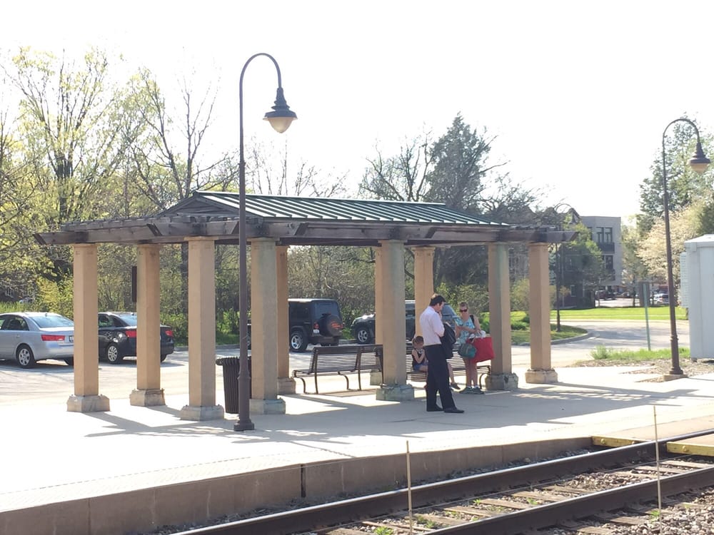 RAVINIA METRA STATION - Updated September 2025 - 510 Roger Williams Ave ...