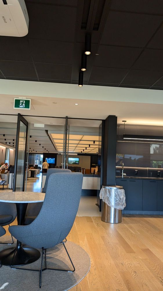VIA RAIL BUSINESS LOUNGES - Updated October 2025 - 26 Photos - 200 ...