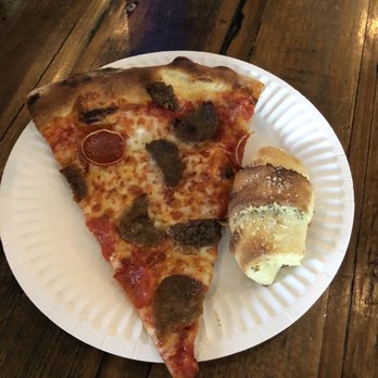 FRONT STREET PIZZA - Updated 2024 - 39 Photos & 28 Reviews - 315 E ...