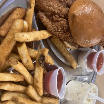 CAPTAIN PELL’S FAIRFAX CRABHOUSE - Updated November 2024 - 491 Photos ...