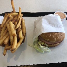 SANTA QUEEN DRIVE INN - Updated June 2025 - 34 Photos & 77 Reviews - 40 ...