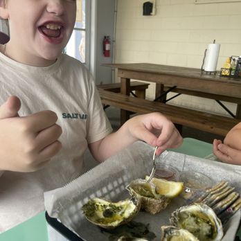 HALF SHELL DOCKSIDE - Updated May 2025 - 260 Photos & 226 Reviews - 301 ...