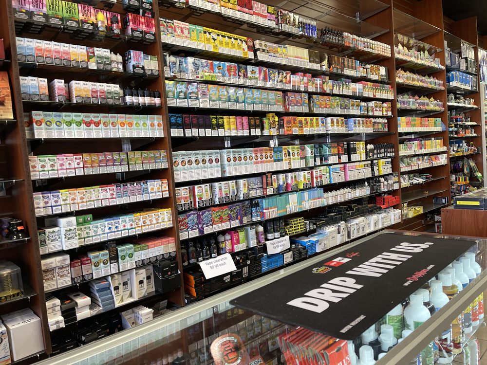 LUX SMOKE SHOP - Updated December 2024 - 65 Photos - 2600 Oswell St ...