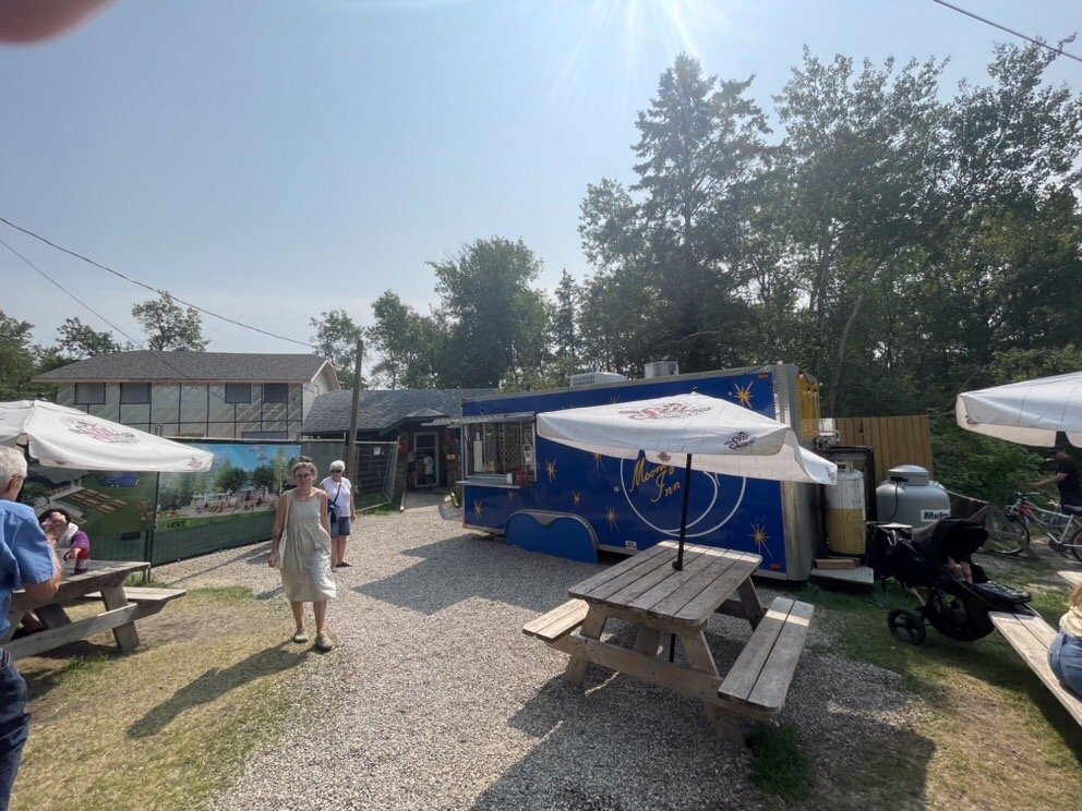 MOONLIGHT INN - Updated August 2024 - 106 1st Avenue, Victoria Beach ...