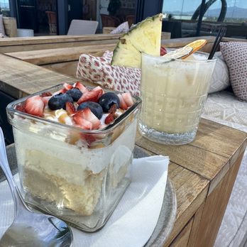 THE MOONSTONE - Updated July 2024 - 132 Photos & 72 Reviews - 930 E 2nd ...