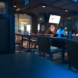 BOSTON PIZZA - Updated May 2026 - 127 Photos & 183 Reviews - 250 Front ...