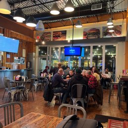 TOWN HALL BURGER & BEER - DURHAM - Updated January 2026 - 538 Photos ...