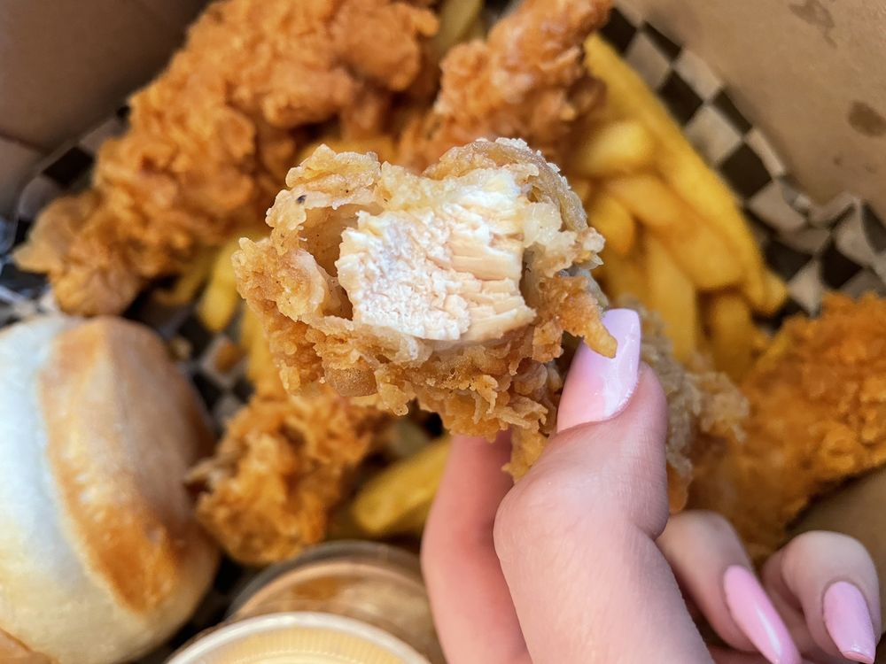 CRISPYZ - Updated January 2026 - 21 Photos - 3700 Boulevard Saint ...