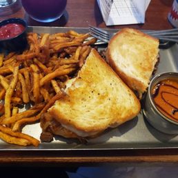 WARREN’S ALE HOUSE - Updated April 2025 - 275 Photos & 439 Reviews - 51 ...