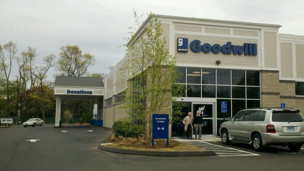 GOODWILL - 11 Photos & 39 Reviews - Community Service/Non-Profit - 1700 ...