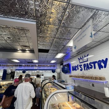 MIKE’S PASTRY - Updated June 2024 - 7646 Photos & 8921 Reviews - 300 ...