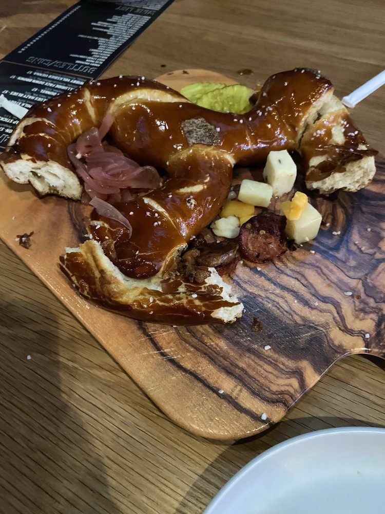 WINNER’S CIRCLE - Updated January 2025 - 12 Reviews - 2251 Ken Pratt ...