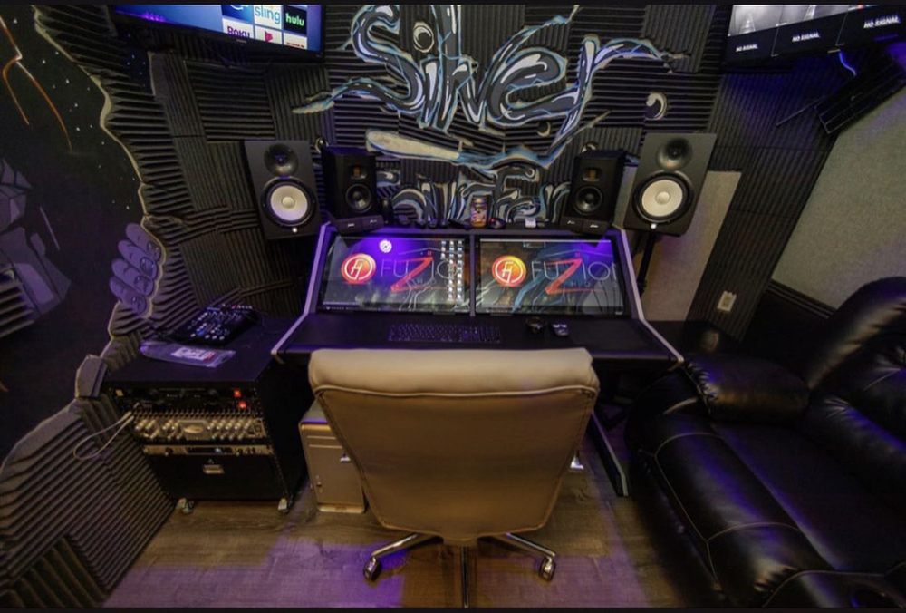 FUZION HOUSE - 18968 NE 4th Ct, Miami, Florida - Video/Film Production ...