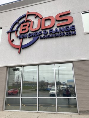 BUD’S GUN SHOP & RANGE - 84 Photos & 390 Reviews - 1105 Industry Rd ...