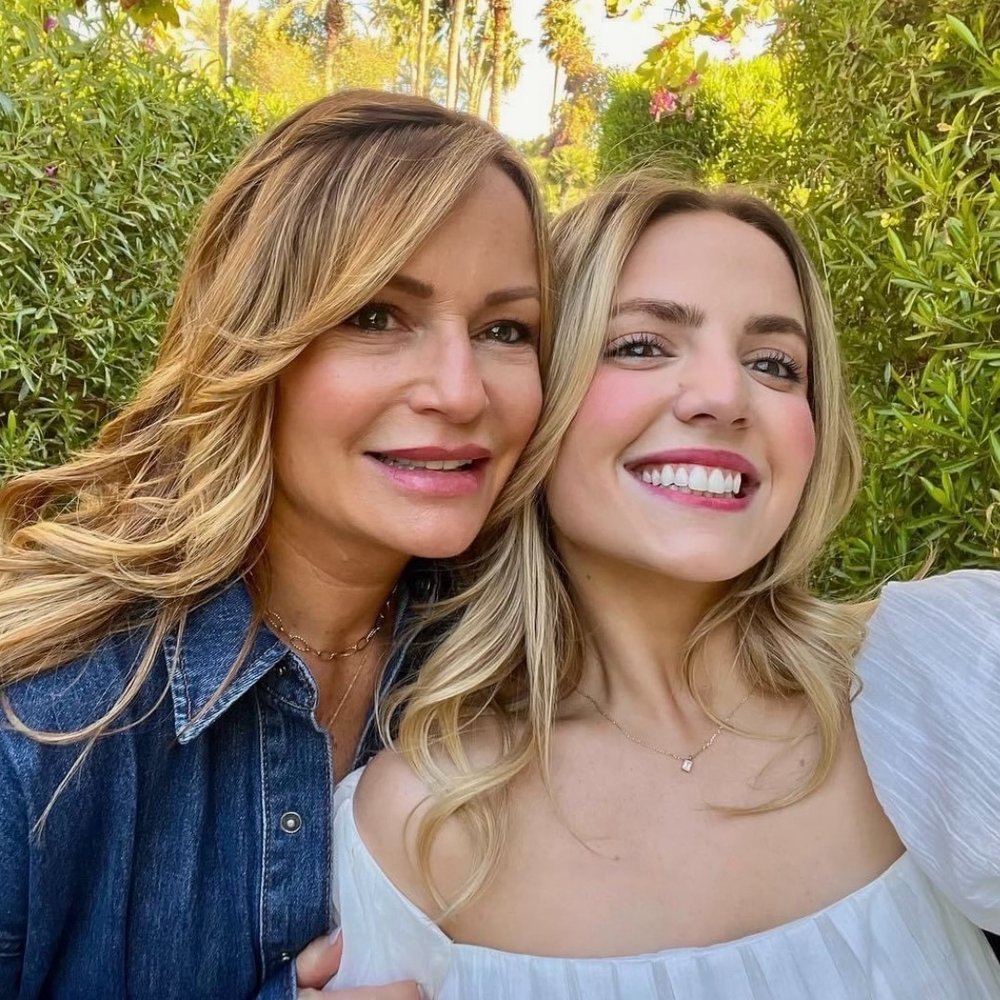 Lindsey Wentz's Instagram, Twitter & Facebook on IDCrawl