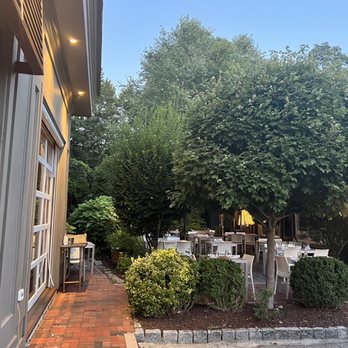 RED ROOSTER PUB - Updated January 2026 - 26 Photos & 52 Reviews - 10 ...