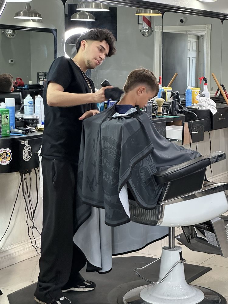 RICH AND FAMOUS BARBERSHOP - Updated January 2025 - 47 Photos & 122 ...