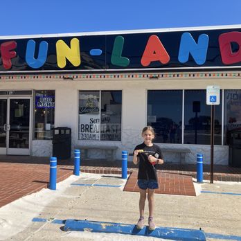 FUNLAND ARCADE AND SNACKBAR - Updated November 2025 - 62 Photos & 65 ...