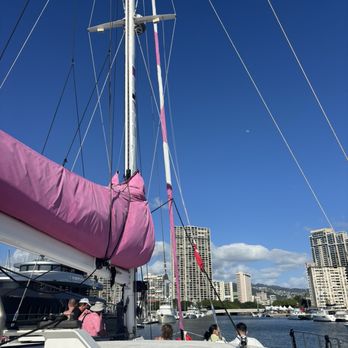 PINK SAILS WAIKIKI - Updated June 2024 - 740 Photos & 516 Reviews - 1 ...