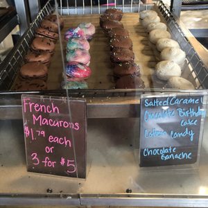 SIMPLY PURE SWEETS - 61 Photos & 67 Reviews - 128 N Church St ...