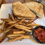 CENTER SQUARE GRILL - 385 Photos & 560 Reviews - 84 Center Sq, East ...