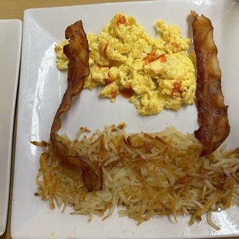 D’LICIOUS CAFFE - Updated June 2024 - 323 Photos & 314 Reviews - 581 E ...