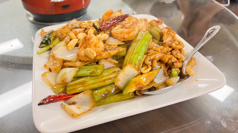 GOLDEN TREE RESTAURANT - 325 Photos & 182 Reviews - 640 N Broadway, Los ...