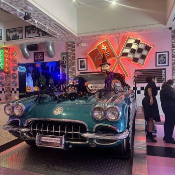 CORVETTE DINER - Updated November 2024 - 2586 Photos & 2983 Reviews ...