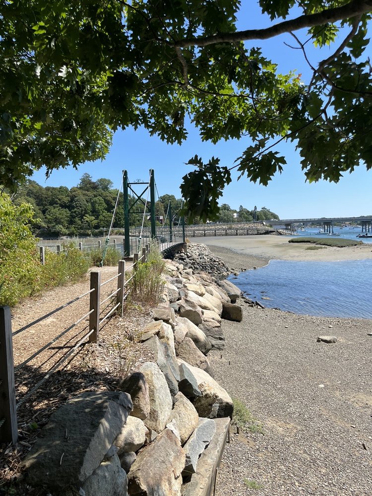 WIGGLY BRIDGE - Updated January 2025 - 72 Photos & 21 Reviews - 30 ...