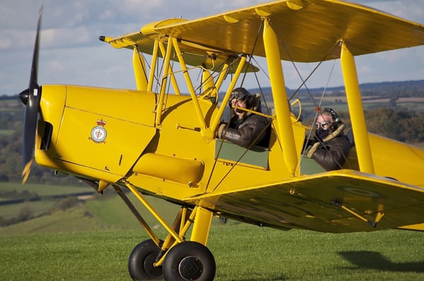 COMPTON ABBAS AIRFIELD RESTAURANT - Updated September 2025 - 24 Photos ...