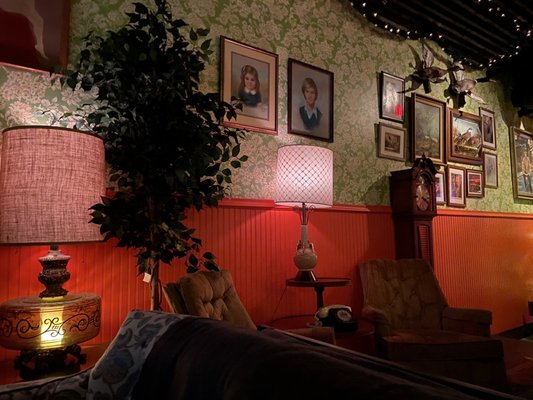 BEEZ KNEEZ - 31 Photos & 28 Reviews - 610 Nueces St, Austin, Texas ...