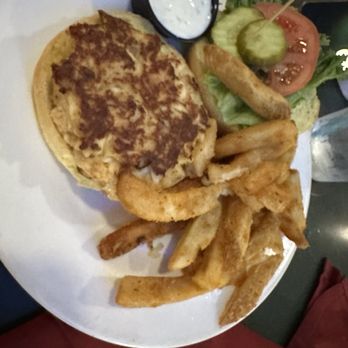 TUCKAHOE INN - Updated July 2025 - 229 Photos & 380 Reviews - 1 Harbor ...