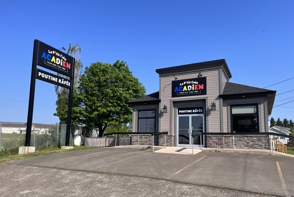 LE P’TIT COIN ACADIEN POUTINE RÂPÉE - Updated September 2025 - 6 Rue ...