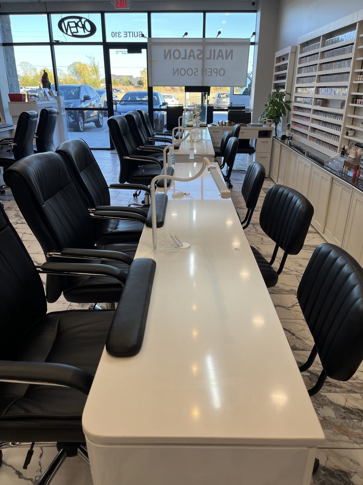 GLOSSY NAIL BAR - Updated December 2025 - 20 Photos - 3801 N Ridge Rd ...