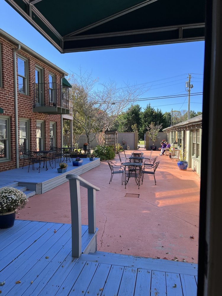 MONTEAGLE INN - Updated August 2025 - 15 Photos & 21 Reviews - 204 W ...