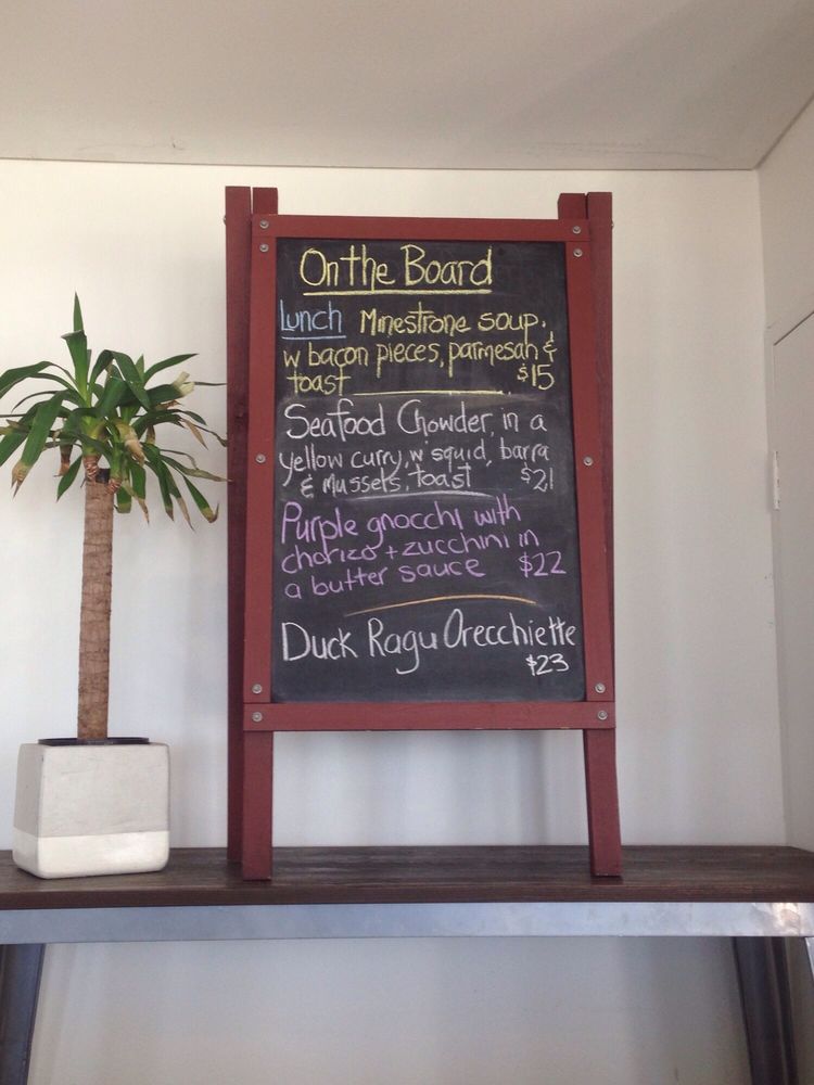 AUSTI BEACH CAFE - Updated July 2025 - 104 Lawrence Hargrave Dr ...