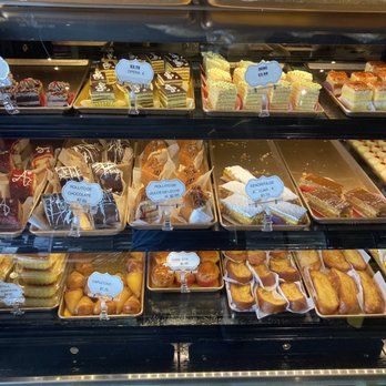 AZUCAR CUBAN BAKERY & CAFE - Updated October 2025 - 122 Photos & 77 ...