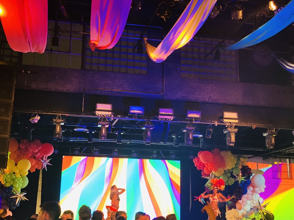 TRACKS - Updated April 2024 - 181 Photos & 163 Reviews - 3500 Walnut St ...