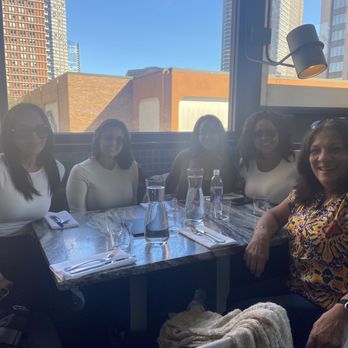 EARLS KITCHEN + BAR - Updated November 2024 - 1605 Photos & 1604 ...