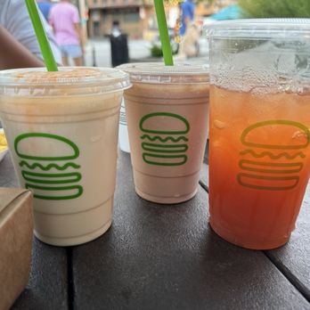SHAKE SHACK THE TERMINAL - Updated August 2025 - 112 Photos & 54 ...