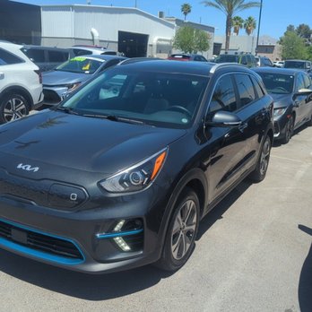 ROYAL KIA TUCSON - Updated August 2024 - 27 Photos & 179 Reviews - 4333 ...