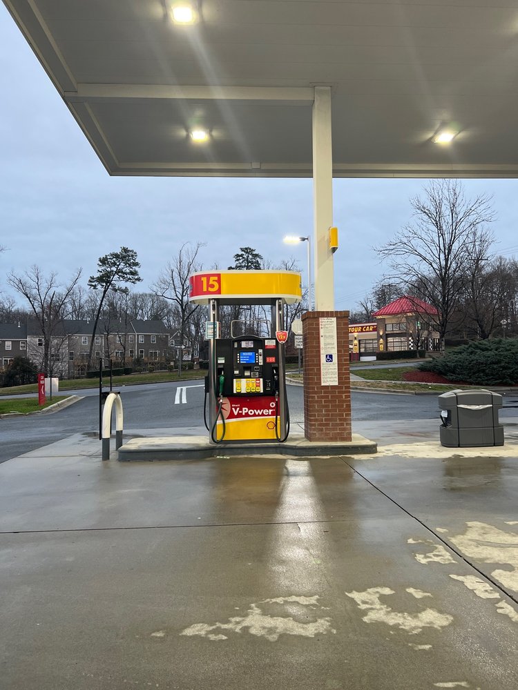 SHELL - Updated July 2025 - 1809 E Arbors Dr, Charlotte, North Carolina ...