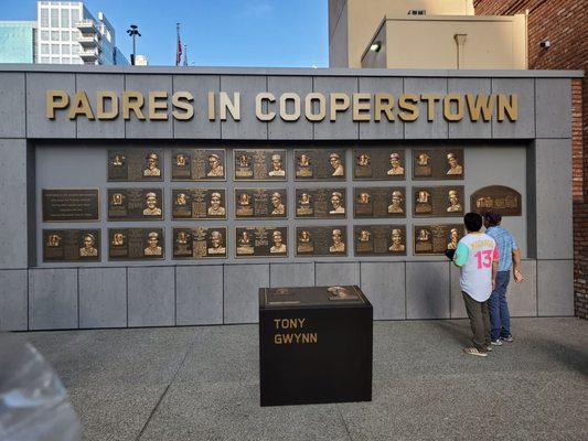 GALLAGHER SQUARE - Updated July 2024 - 95 Photos & 32 Reviews - 100 ...