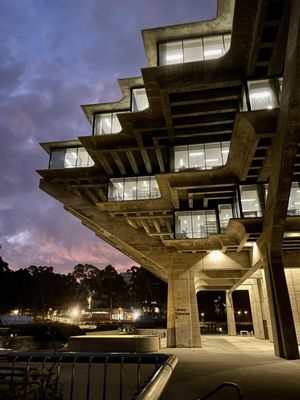 GEISEL LIBRARY - Updated December 2025 - 179 Photos & 75 Reviews - 9500 ...