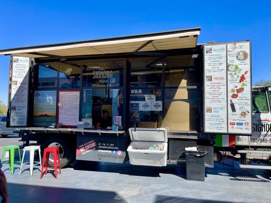 SIGNORA PIZZA - Updated November 2025 - 75 Photos & 26 Reviews - 9915 S ...