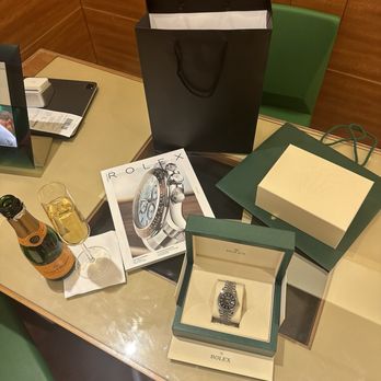ROLEX BOUTIQUE - GEARYS RODEO DRIVE - Updated March 2025 - 85 Photos ...