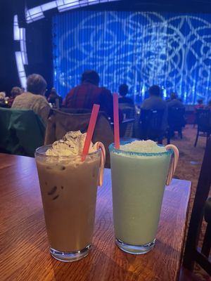 CHRISTMAS IN THE DELLS DINNER SHOW - Updated November 2024 - 26 Photos ...