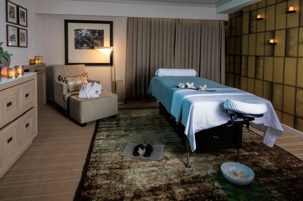 ARIZONA BILTMORE SPA - 36 Photos & 42 Reviews - 2400 E Missouri Ave ...