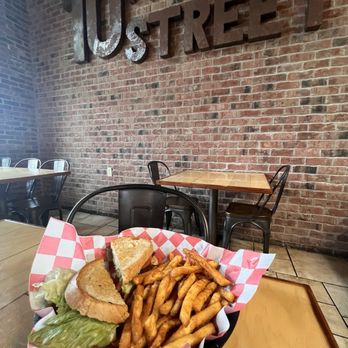 10TH STREET DINER - Updated December 2025 - 346 Photos & 197 Reviews ...