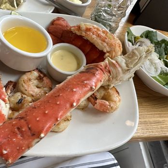 BEER & FISH COMPANY - 133 Photos & 110 Reviews - 230 Roberts Aly, Fargo ...